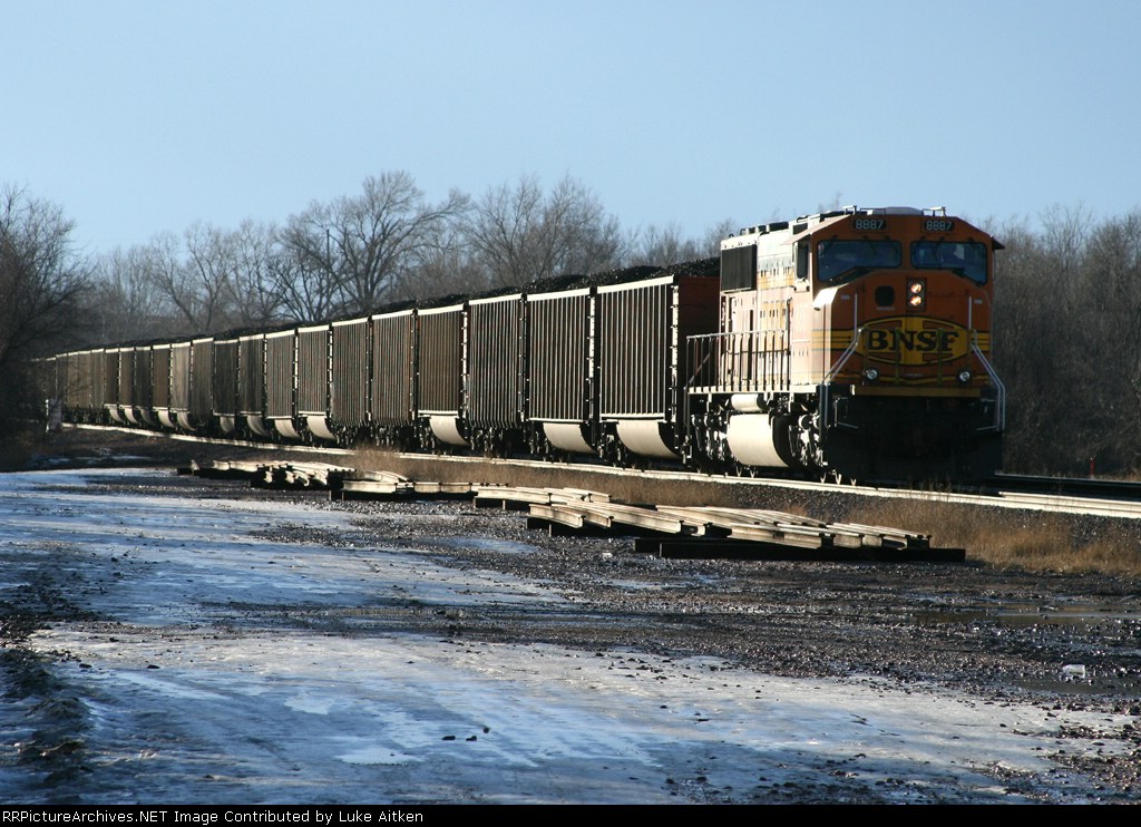 BNSF 8887